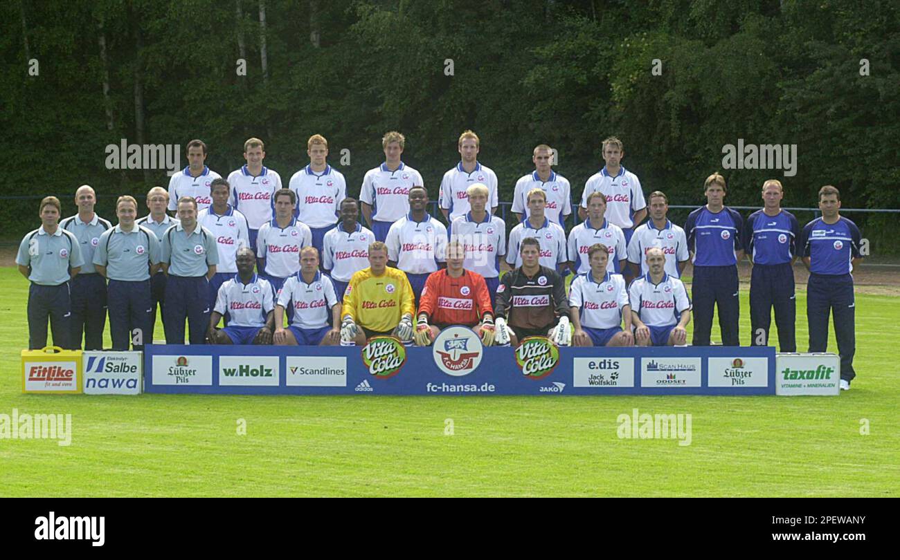 Die Spieler des FC Hansa Rostock praesentieren sich am Dienstag, 6 ...