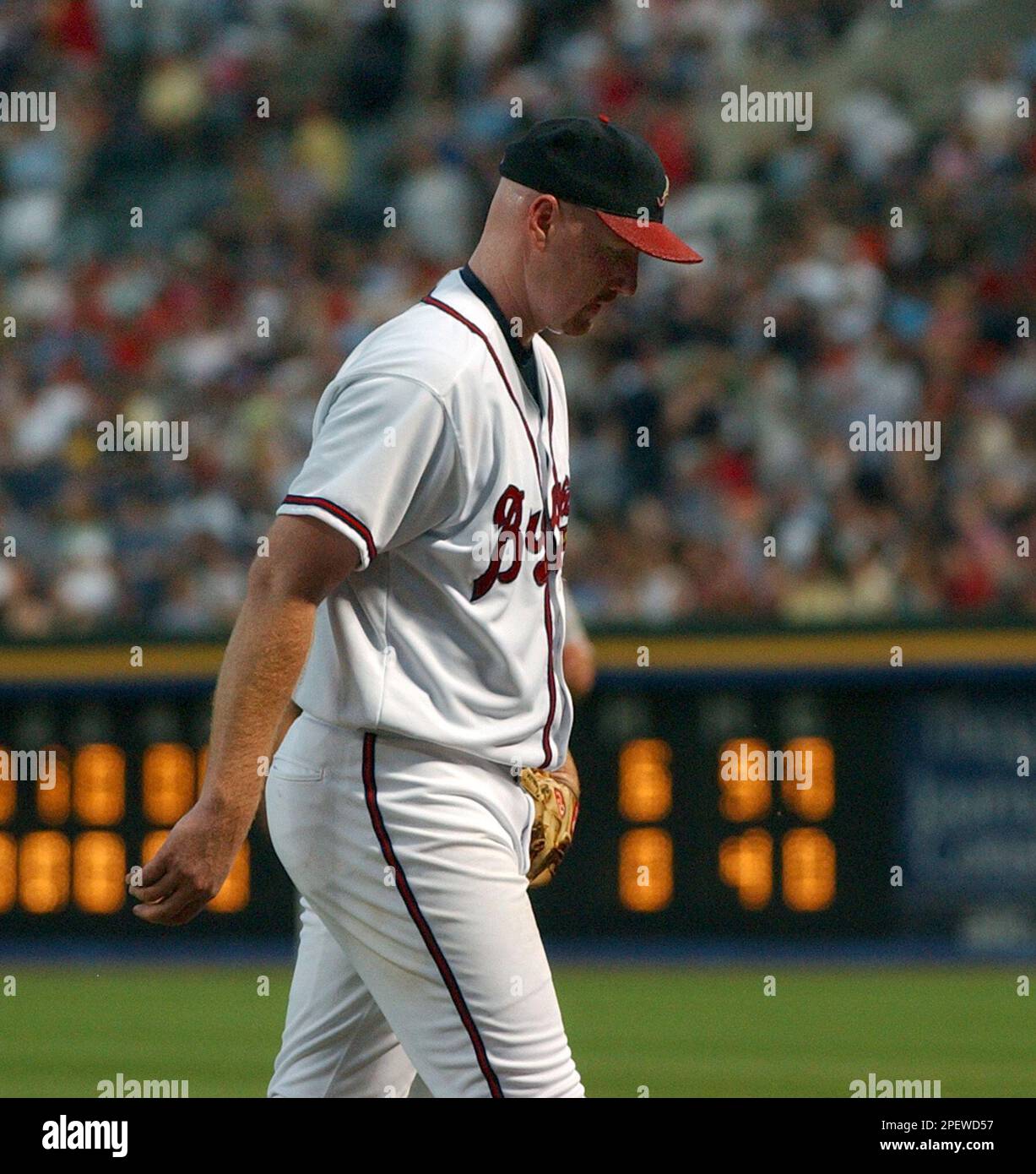 Atlanta Braves starting pitcher John Thomson heads for the dugout after ...