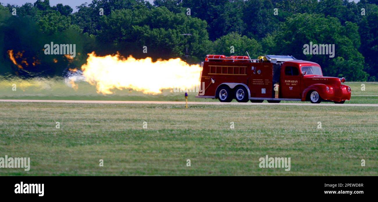 The Hawaiian Fire Department jet fire truck does a test run down the ...