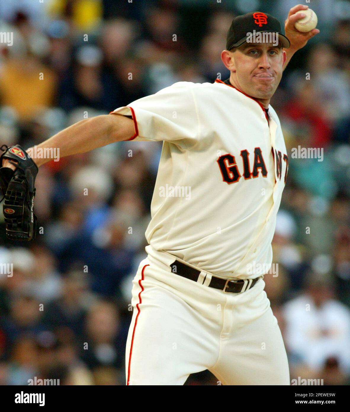 San Francisco Giants pitcher Kirk Rueter throws to first base in the ...