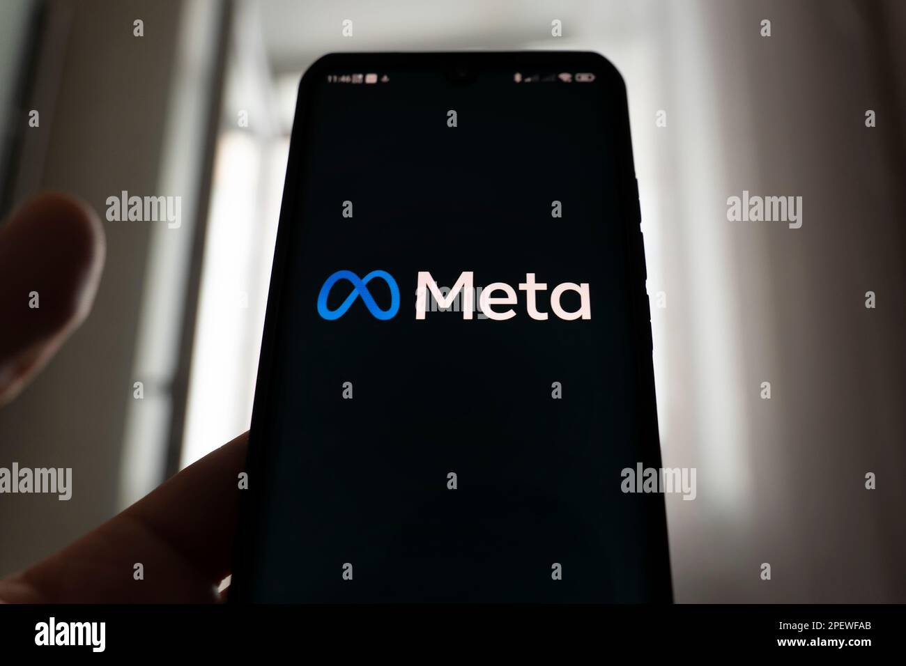 Facebook logo 3d hi-res stock photography and images - Alamy