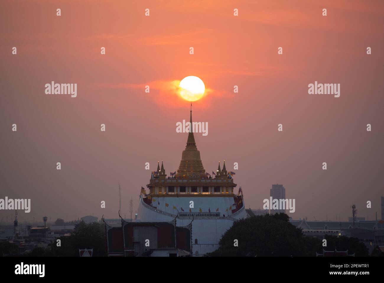 Beautiful sunset at the golden mount temple or Wat Saket, Bangkok, Thailand Stock Photo - Alamy