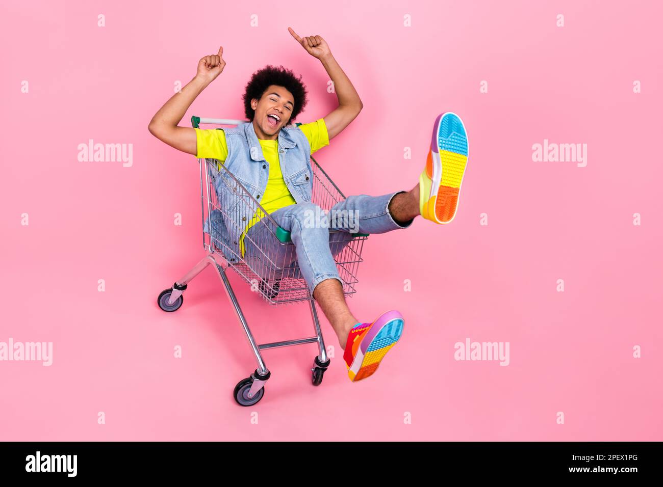 Full length photo of overjoyed cheerful man wear bright trendy clothes ...