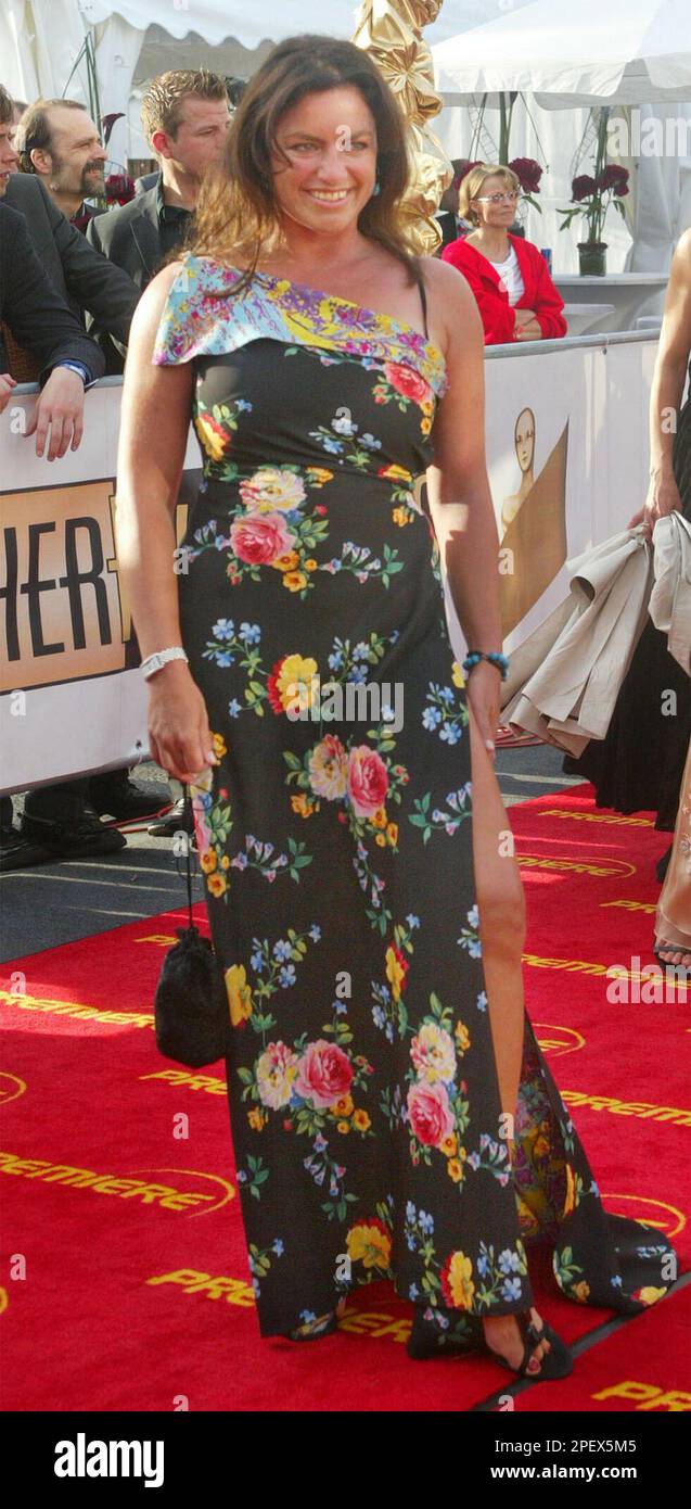 Die Schauspielerin Christine Neubauer auf dem Weg zur Verleihung des ...