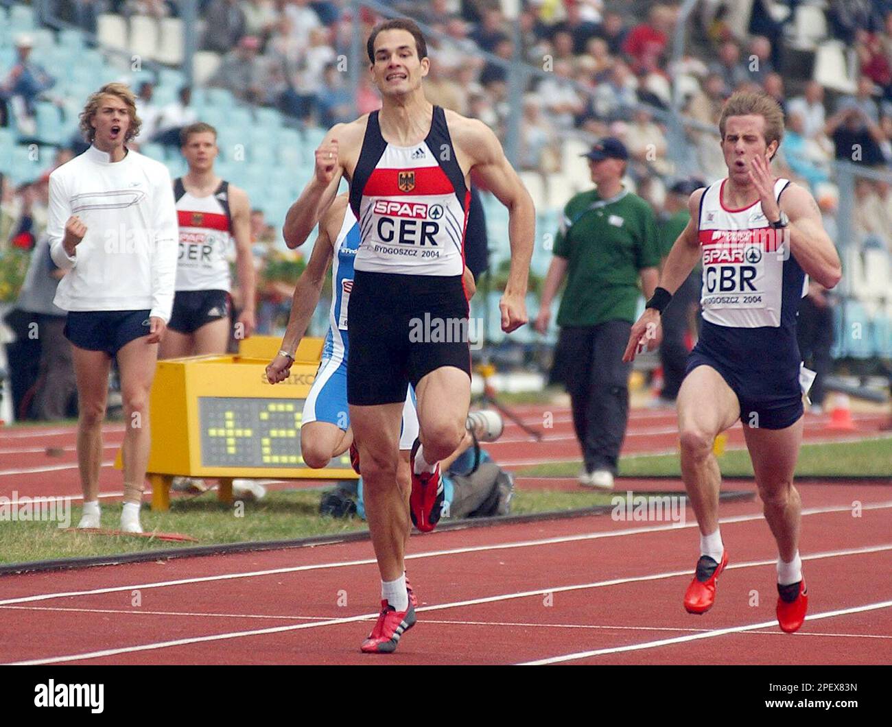 Timothy Benjamin , right, from Great Britain and Ingo Schultz, center ...