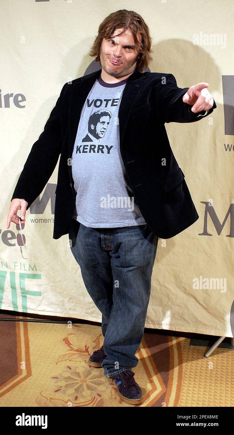 Actor Jack Black poses for photographers while arriving at the 2004 ...