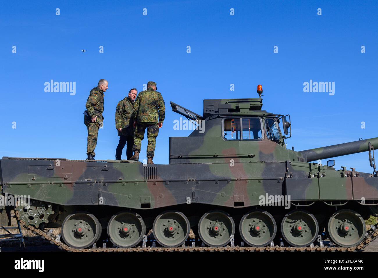 Mahlwinkel, Germany. 16th Mar, 2023. Boris Pistorius (SPD, M), Federal ...