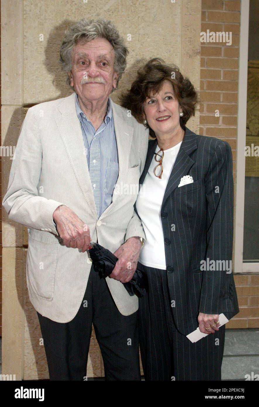 Writer Kurt Vonnegut and his wife Jill Krementz arrive at the New York ...