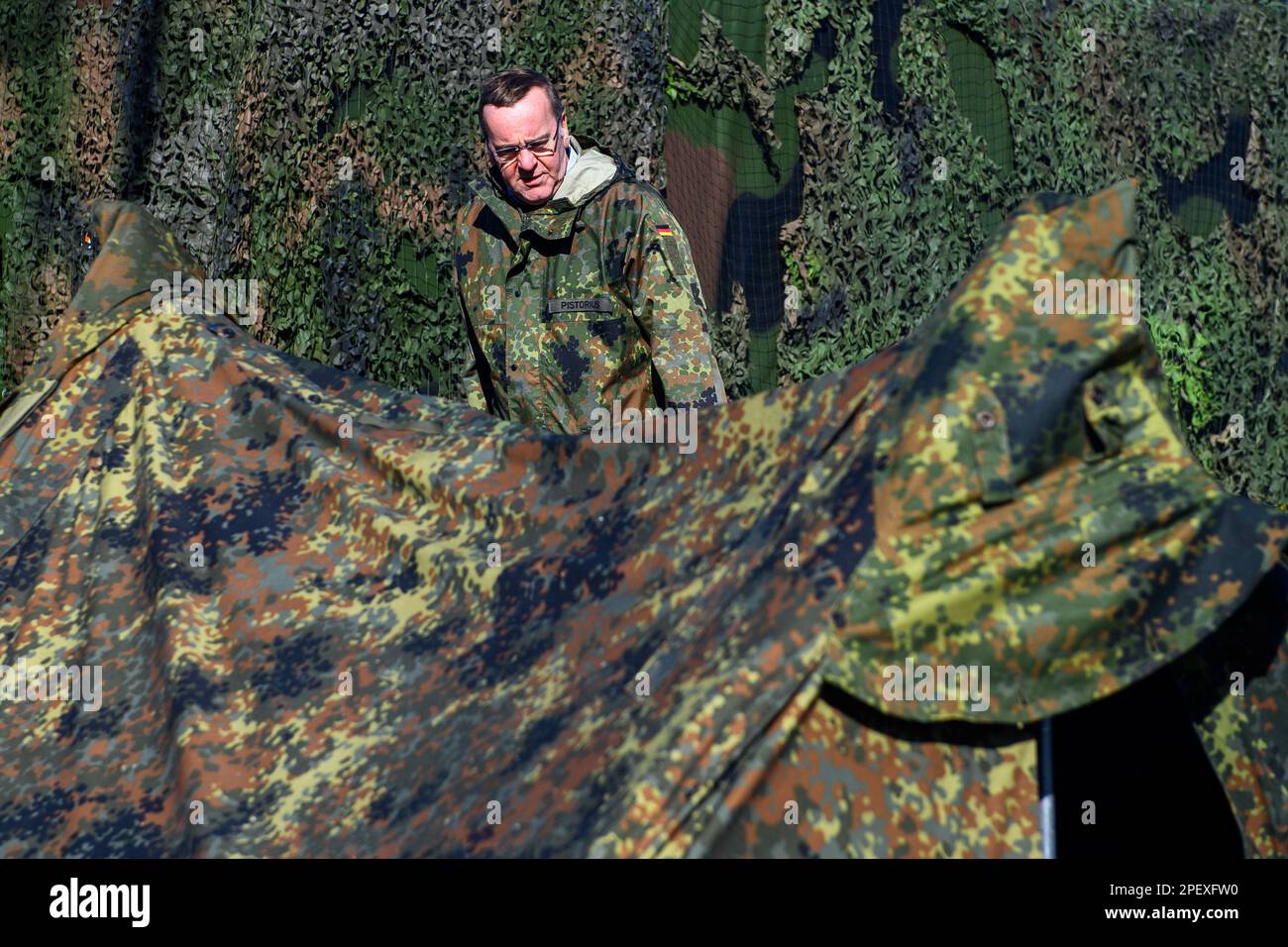 Mahlwinkel, Germany. 16th Mar, 2023. Boris Pistorius (SPD), Federal ...