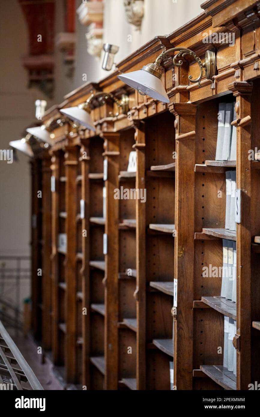 Old scientific journals hi-res stock photography and images - Alamy