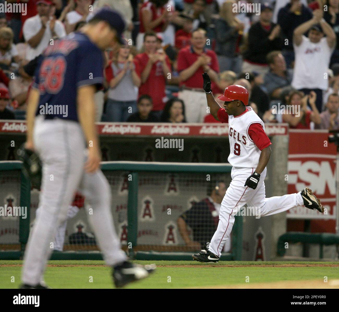 Cleveland Indians' starting pitcher Joe Dawley hangs his head as ...