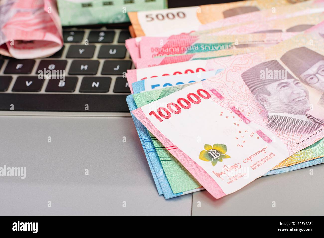 100 ribu rupiah hi-res stock photography and images - Alamy