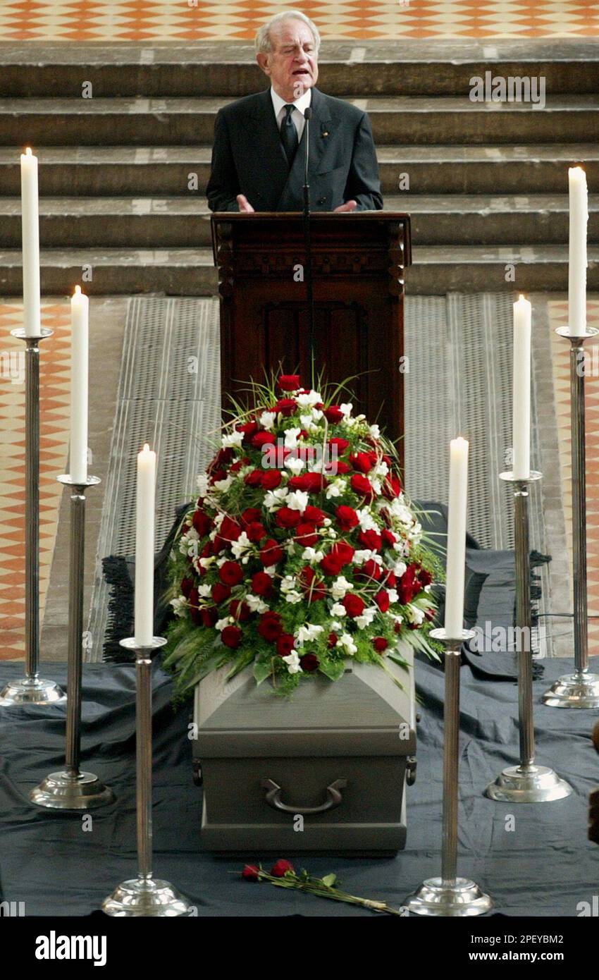 Bundespraesident Johannes Rau haelt eine Rede waehrend der Trauerfeier ...
