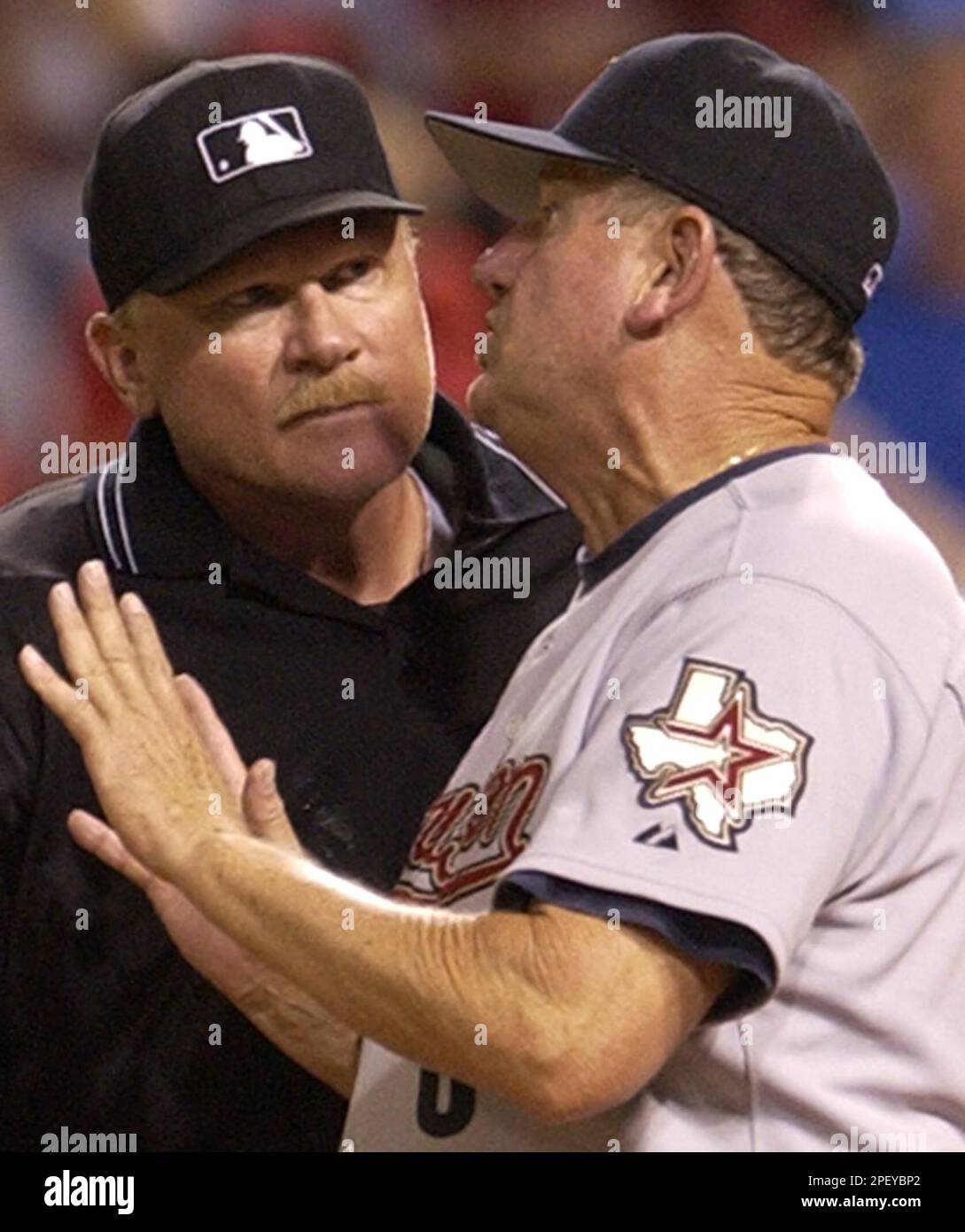 Houston Astros manager Jimy Williams, right, argues with umpire Terry ...
