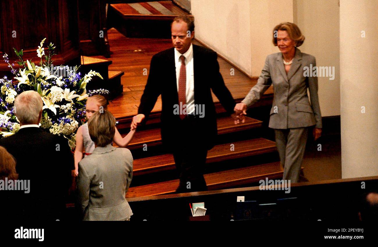 ** CORRECTS RUTH ECKERD'S YOUNGEST CHILD'S NAME TO RICK ** Ruth Eckerd ...