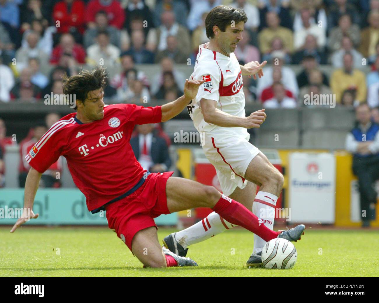 Stuttgart's Croatian player Zvonimir Soldo, right, and Munich's Michael ...