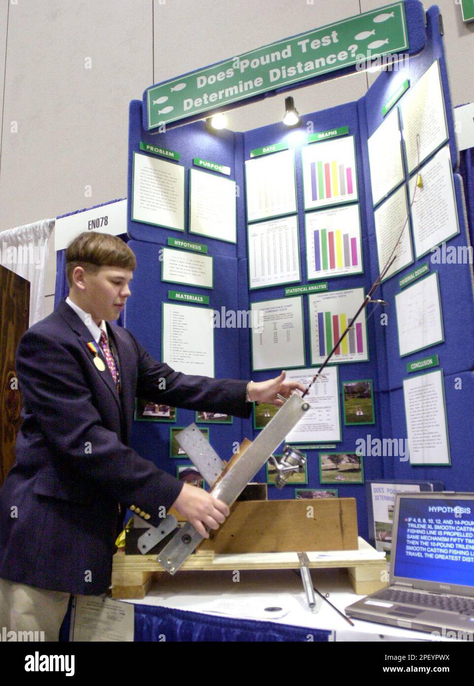 Christopher Ballard of Roanoke, Va., demonstrates his project that ...