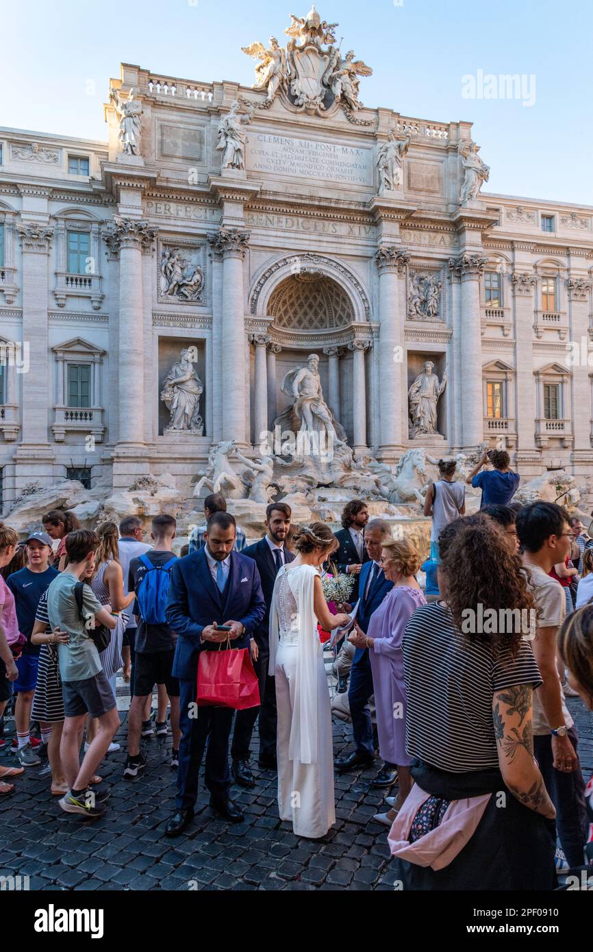 Famous romantic trevi fountain hi-res stock photography and images - Alamy