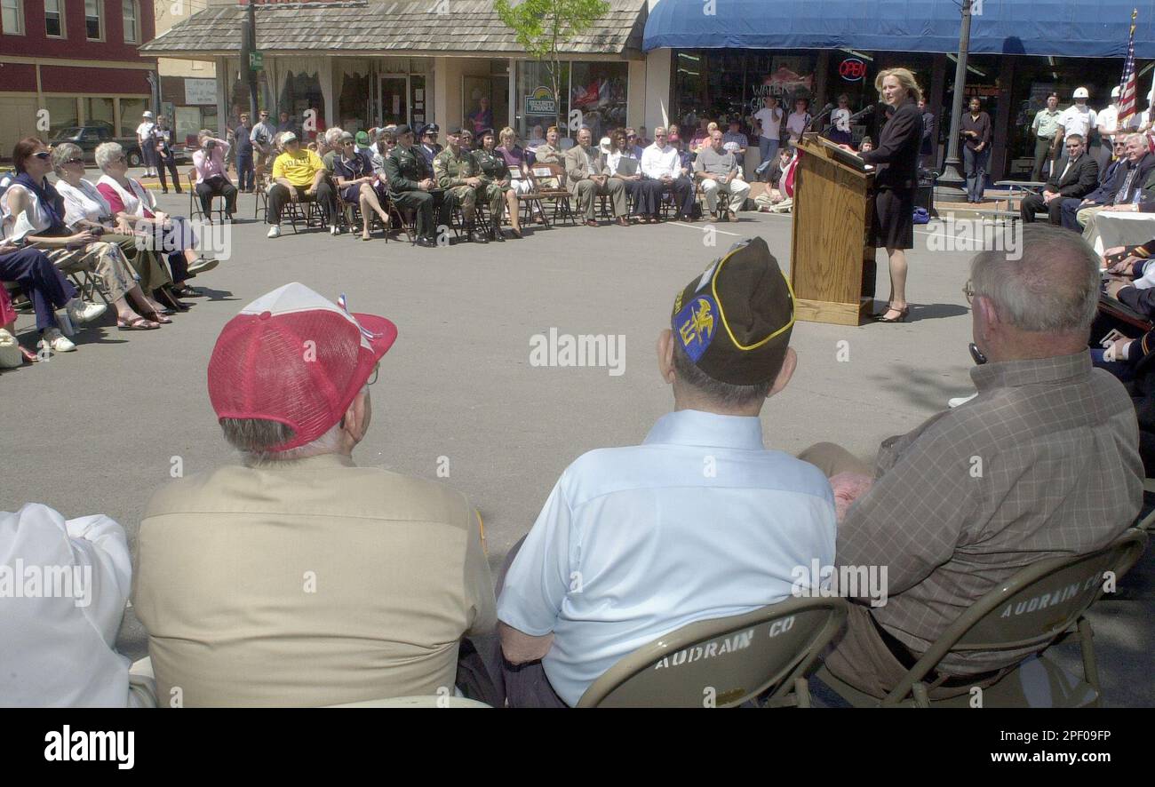 Missouri first lady Lori Hauser Holden, at podium, speaks during a ...