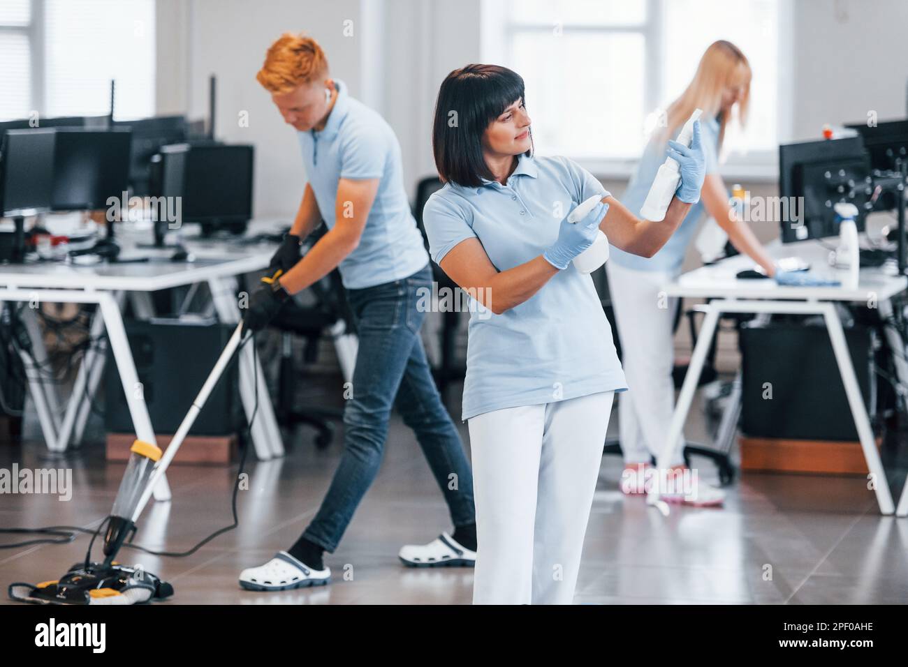 Staff clean screens hi-res stock photography and images - Alamy