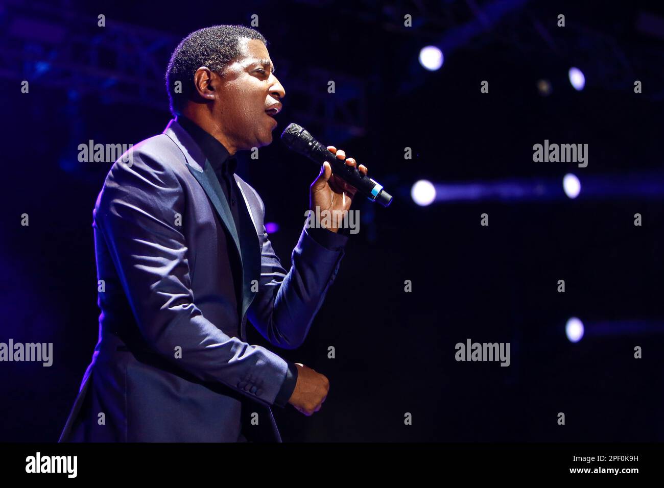 Babyface singing in miami gardens hi-res stock photography and images ...