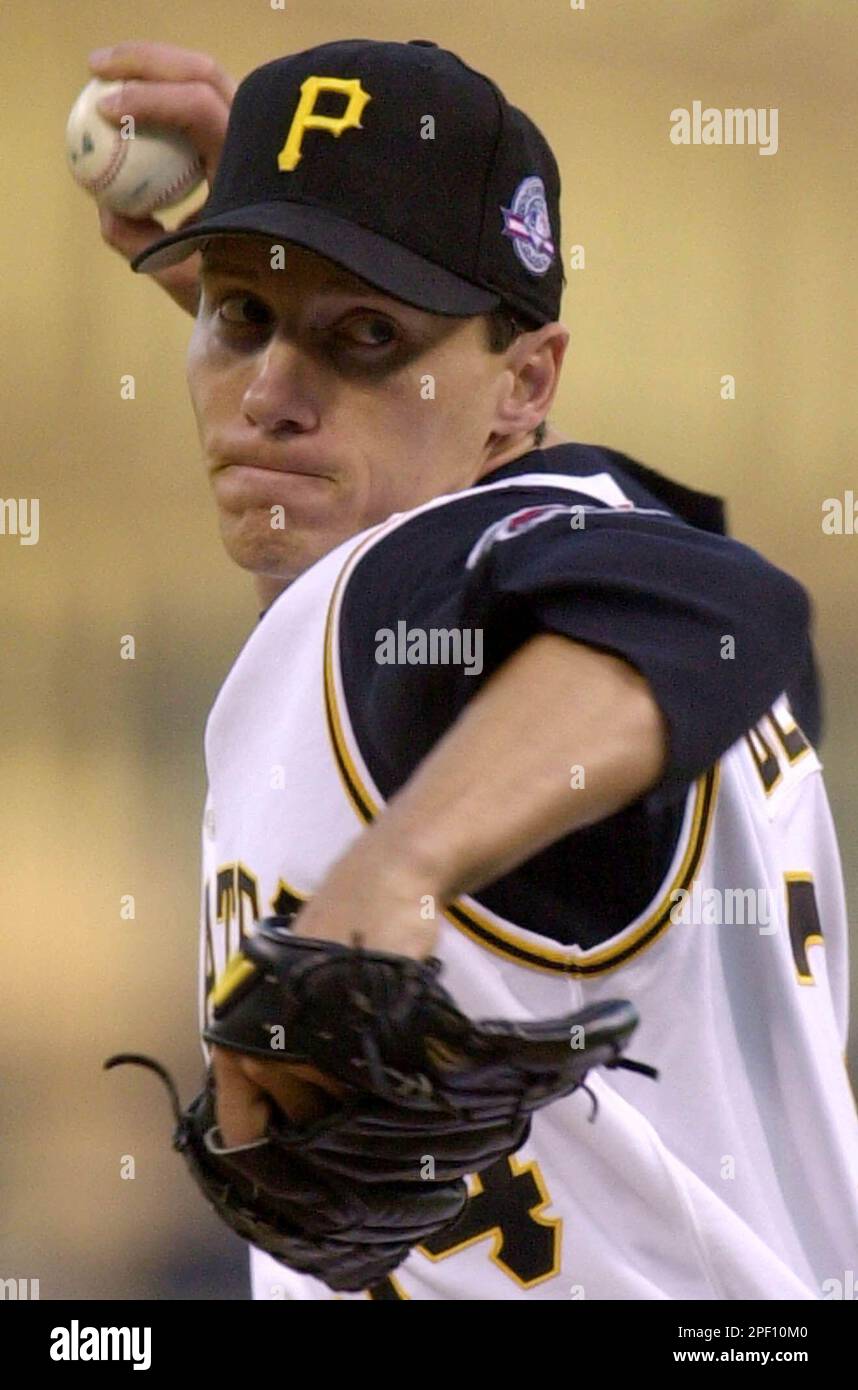 Pittsburgh Pirates starting pitcher Kris Benson throws in the first ...