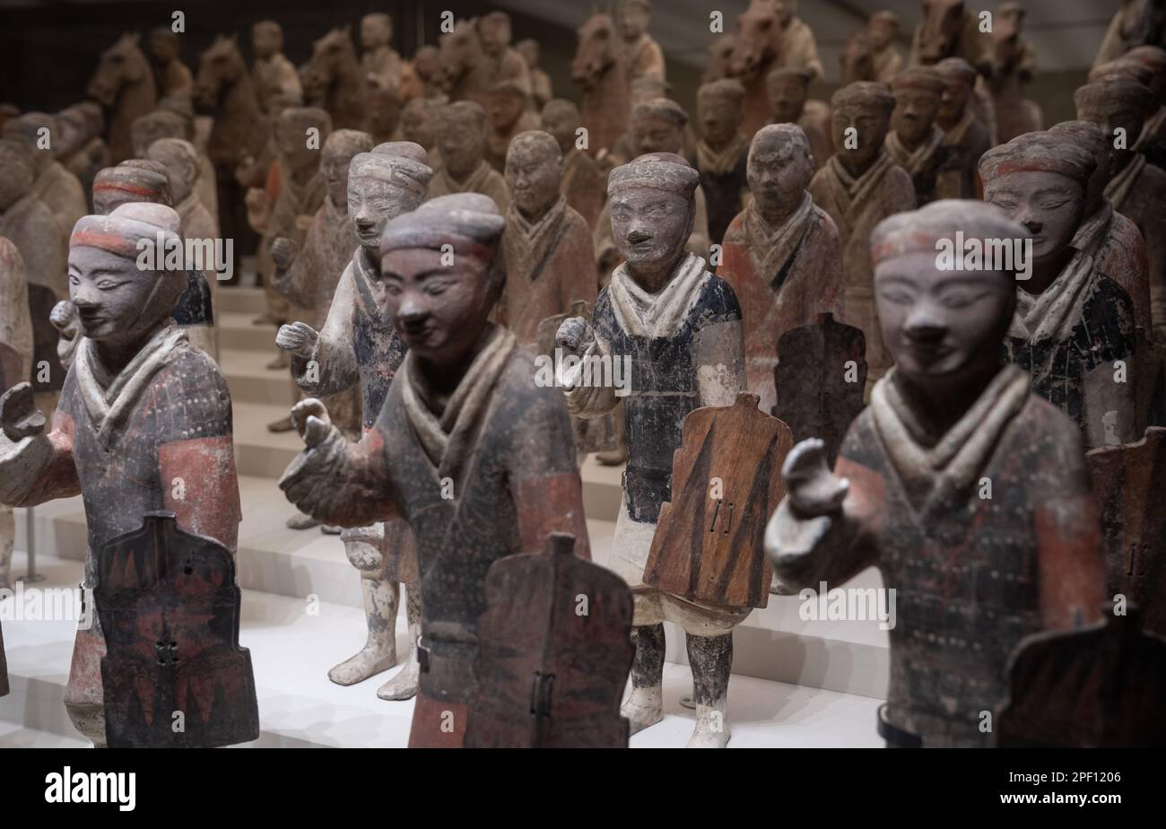 Painted Terra-cotta Infantry and Cavalry, Western Han Dynasty (202 BC ...