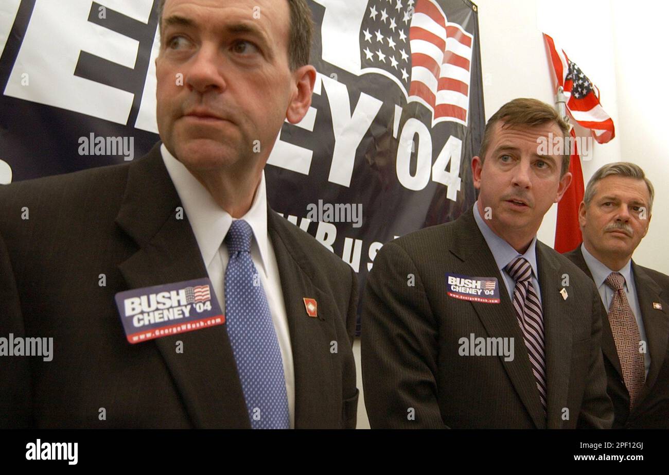 Arkansas Gov. Mike Huckabee, left; Republican National Committee ...