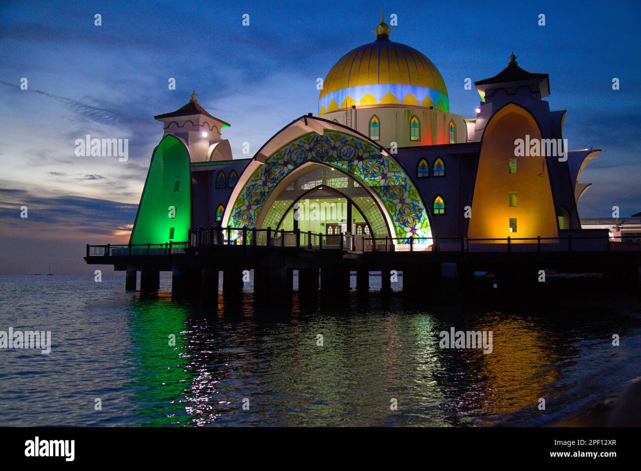 Malaysia, Melaka, Malacca, Melaka Straits Mosque Stock Photo - Alamy