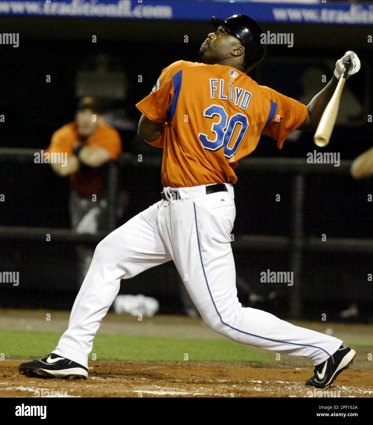 New York Mets outfielder Cliff Floyd watches his pop-fly during a ...