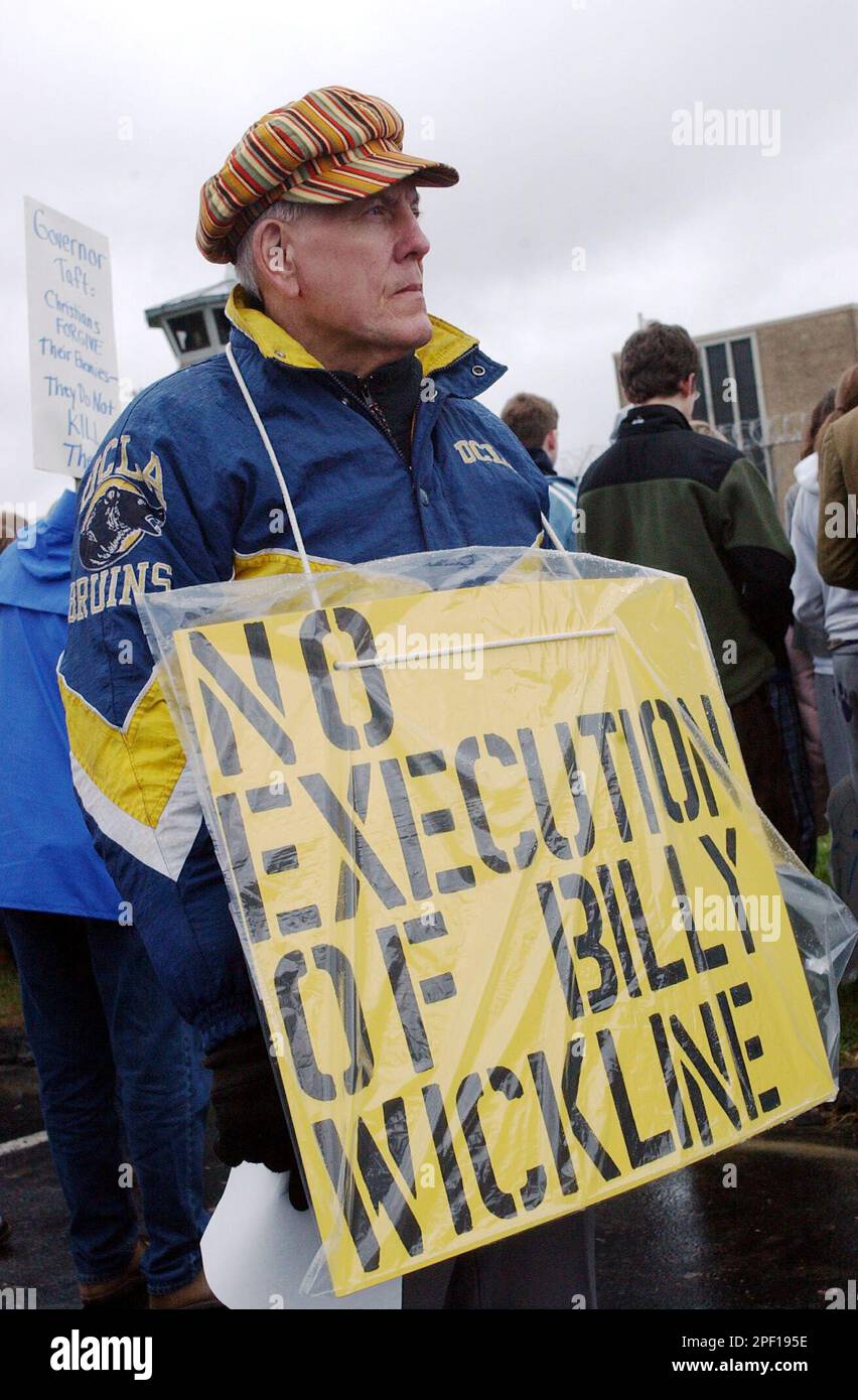 Berta Lambert of Cincinnati stands outside of the Southern Ohio ...