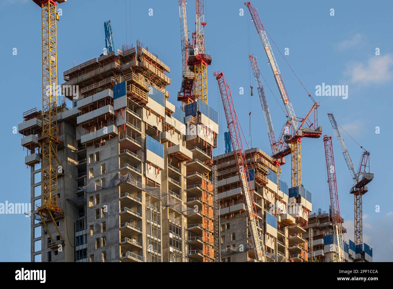 Build skyscrapers in Israel. under construction hightower growing ...