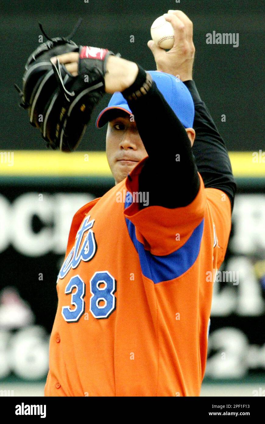 New York Mets starting pitcher Jae Weong Seo pitches during the second ...