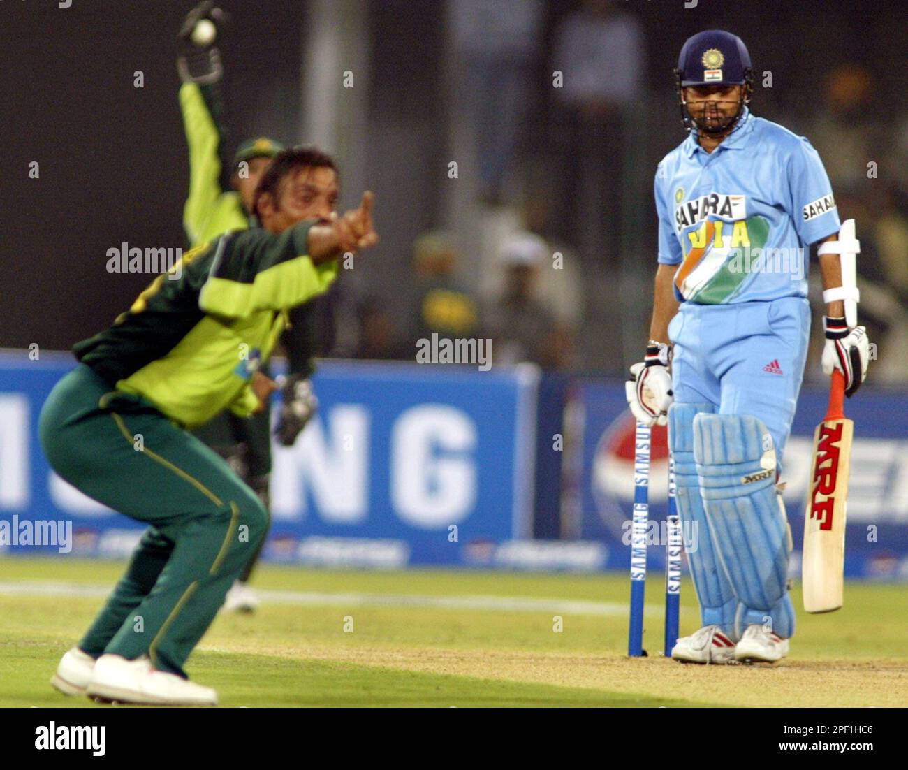 Pakistan's Shoaib Akhtar appeals sucessfully for the dismissal of India ...
