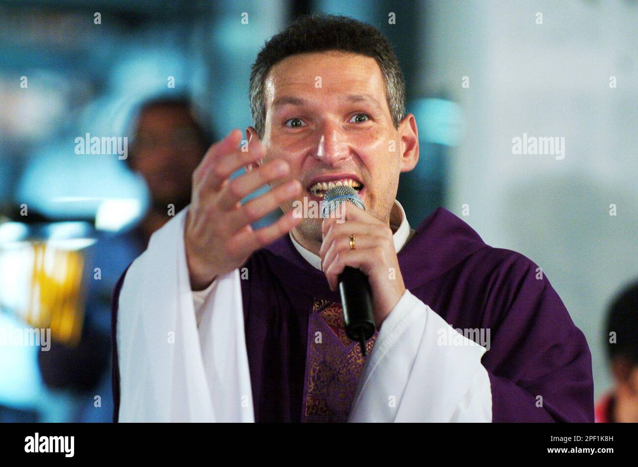 Father Marcelo Rossi, a Brazilian catholic priest, Latin Grammy award ...