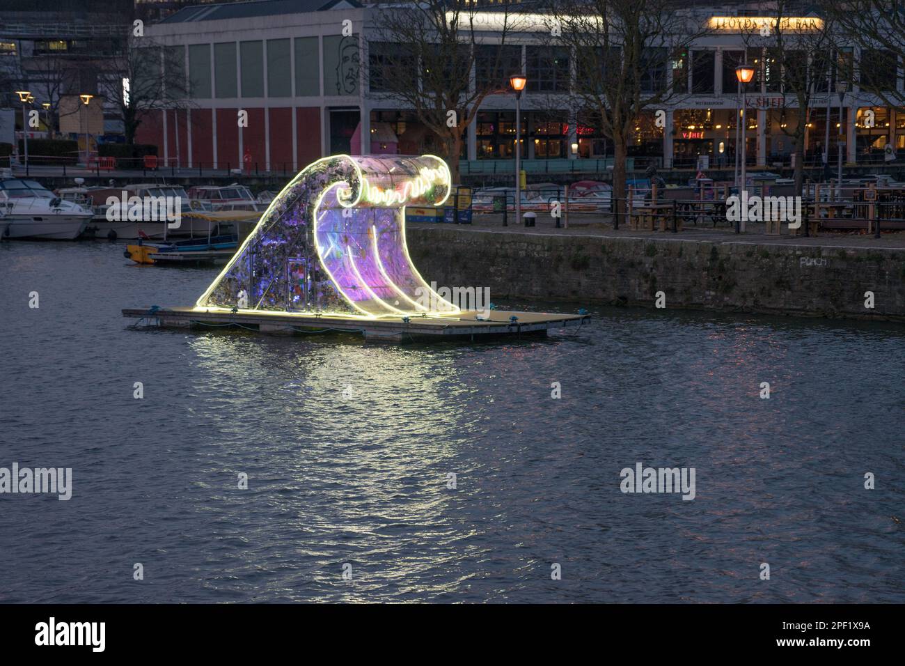 Tidal wave of rubbish hi-res stock photography and images - Alamy