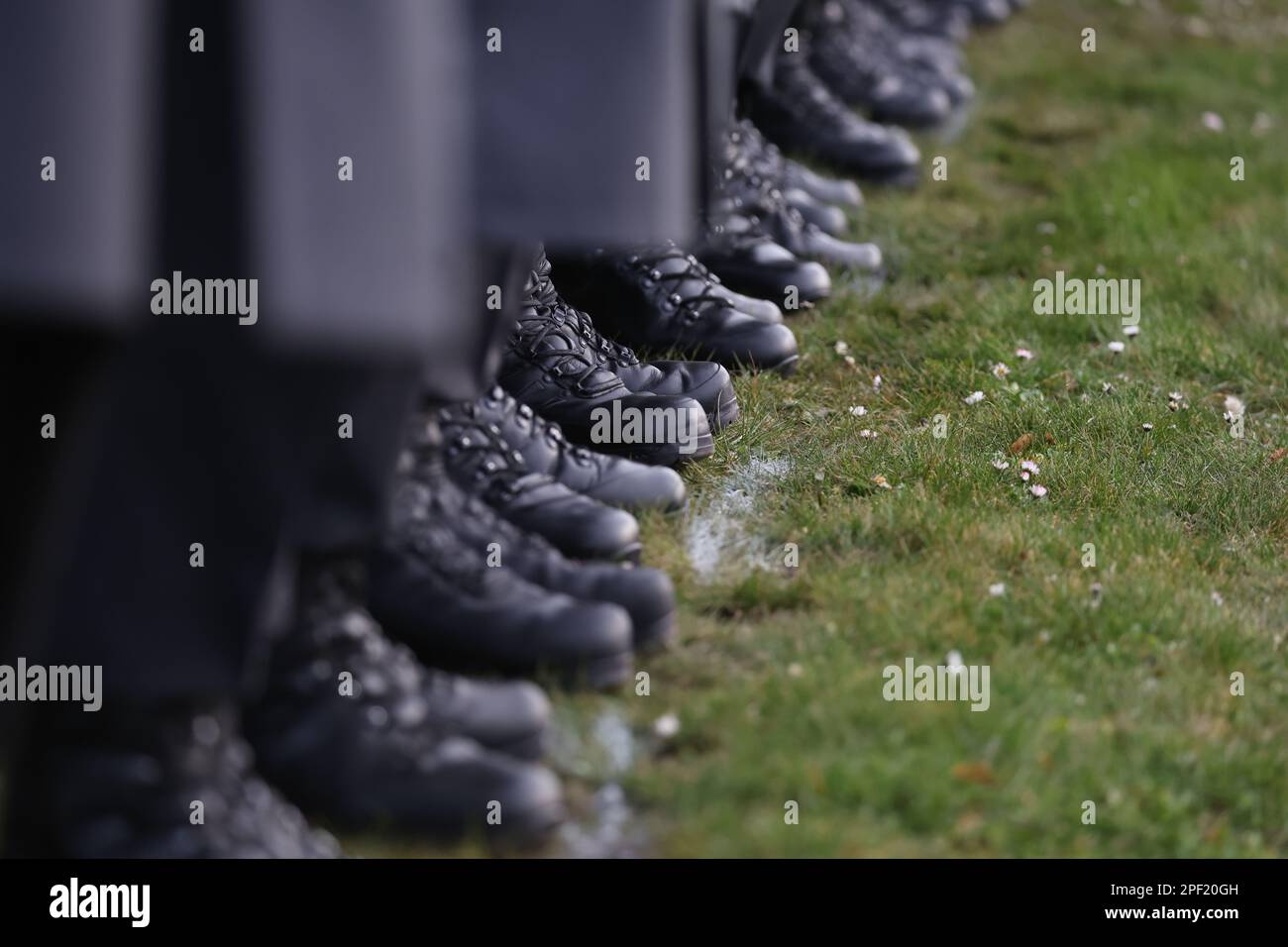 Zeitz, Germany. 16th Mar, 2023. Recruits of the armored engineer ...