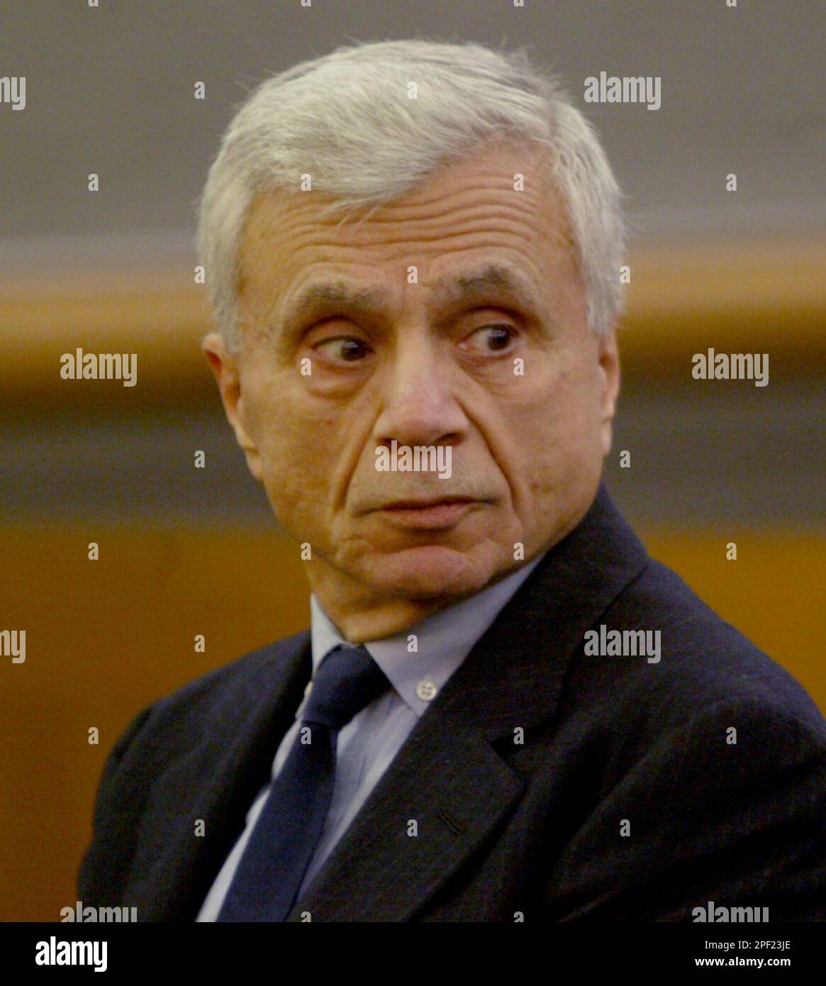 Robert Blake listens during a hearing in Los Angeles Superior Court ...