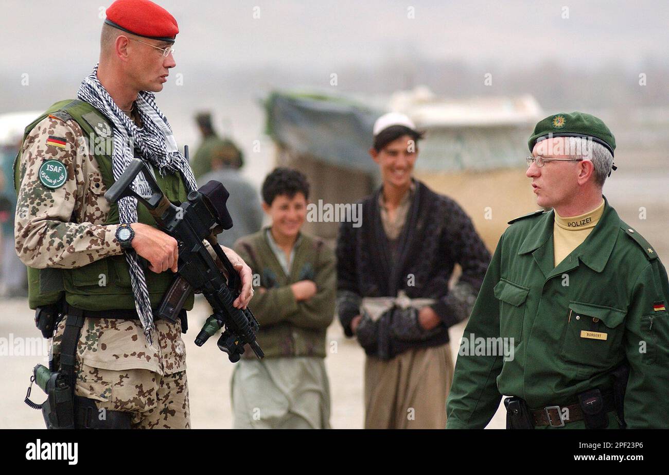 Militaerpolizei des ersten deutschen Einsatzkontingents der ISAF in ...