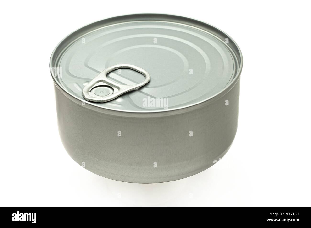 Silver metallic closed can with ring-pull isolated on white background ...