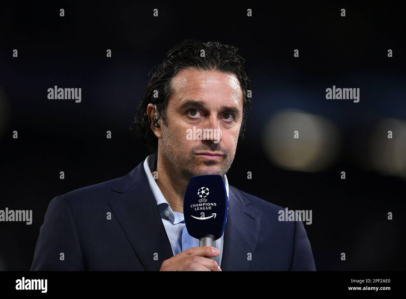 Tv commentator hi-res stock photography and images - Alamy