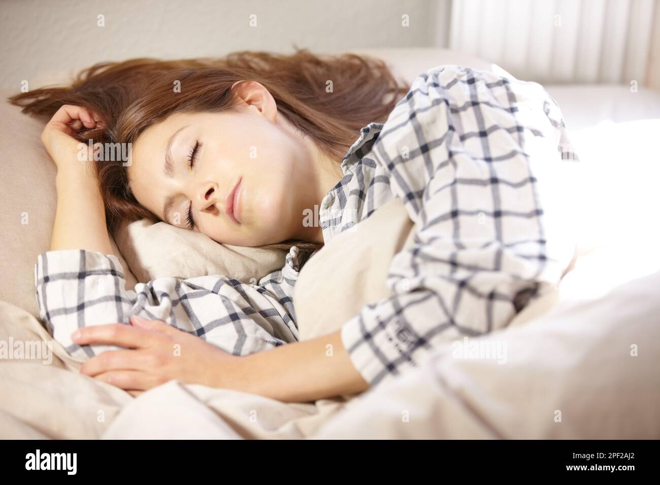 Fast asleep woman bed hi-res stock photography and images - Alamy