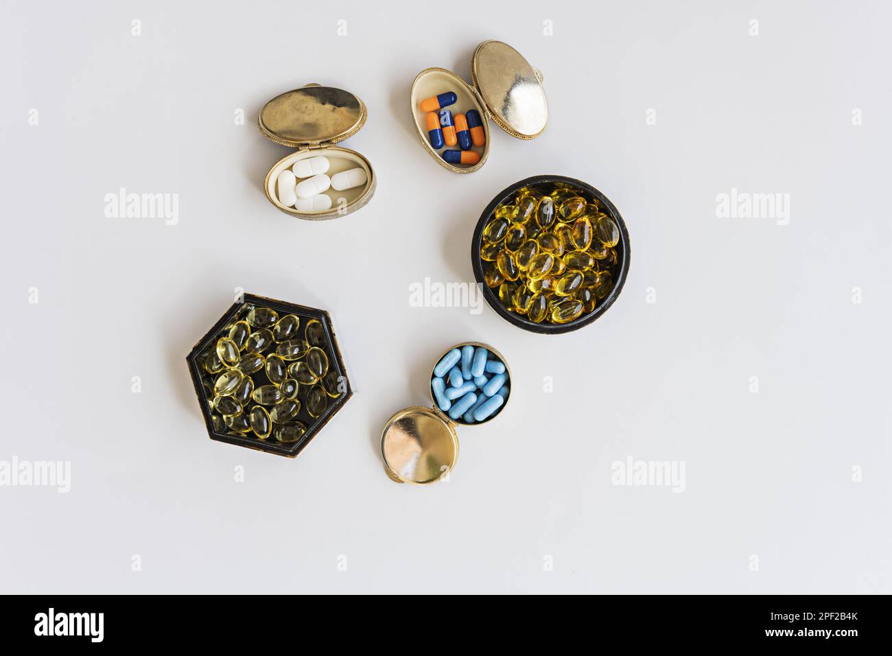 Boxes supplements hi-res stock photography and images - Alamy