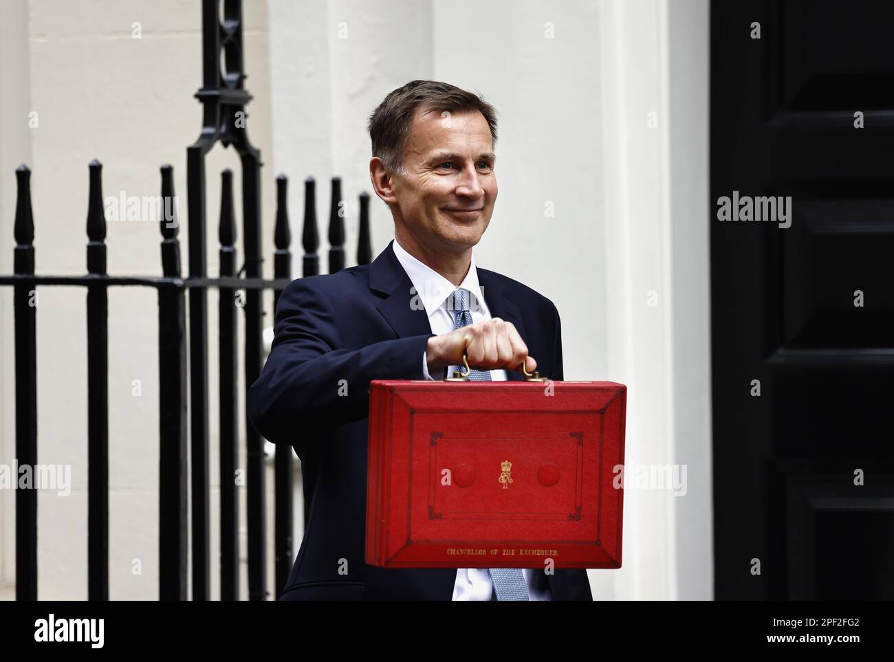 Hunt conservative hi-res stock photography and images - Alamy