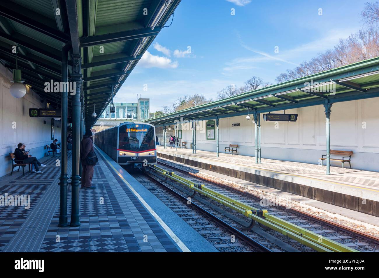 Wien, Vienna: subway U4 station Schönbrunn, train in 13. Hietzing, Wien ...