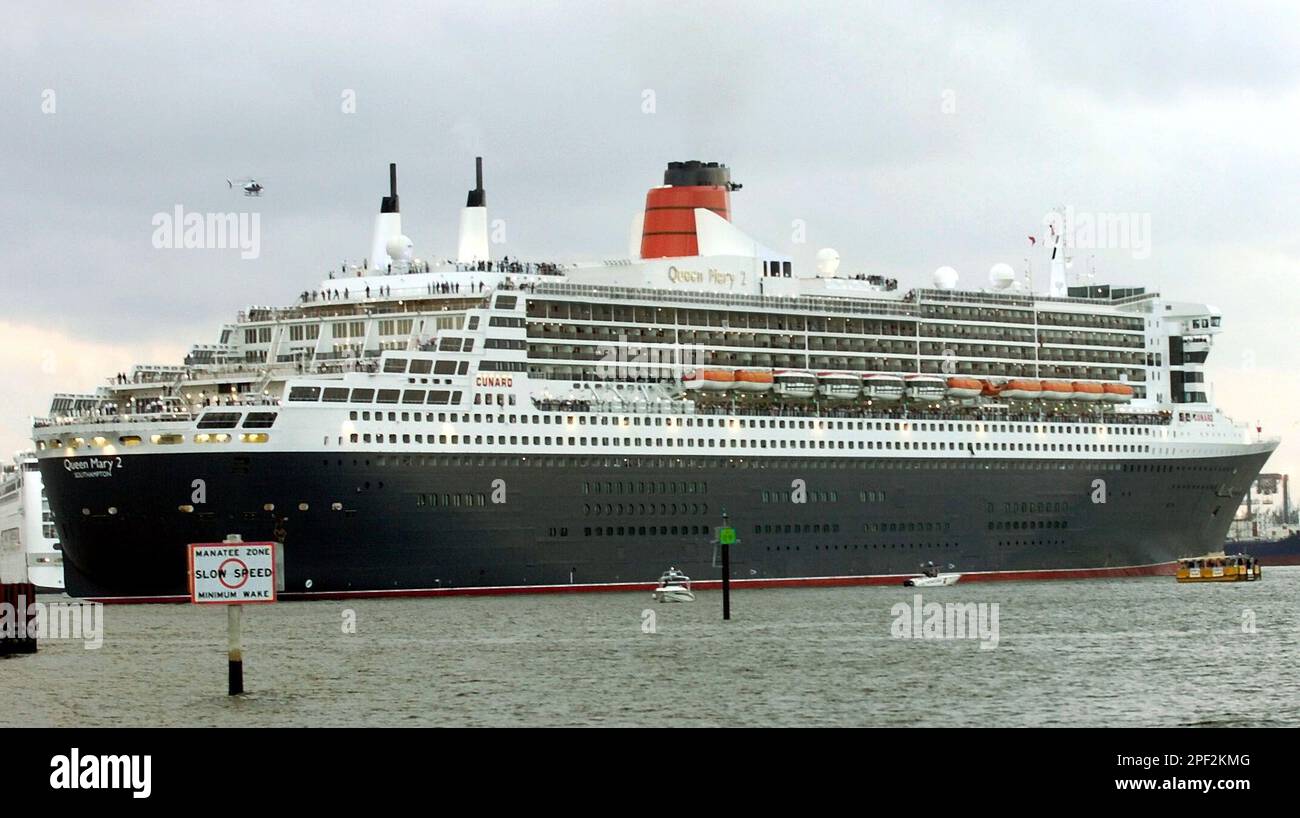 The worlds biggest cruise ship, the Queen Mary 2, from Southampton ...