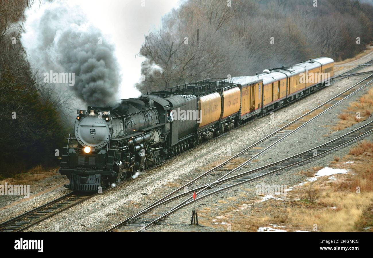 Union Pacific's "Challenger" No. 3985, the world's largest operating ...