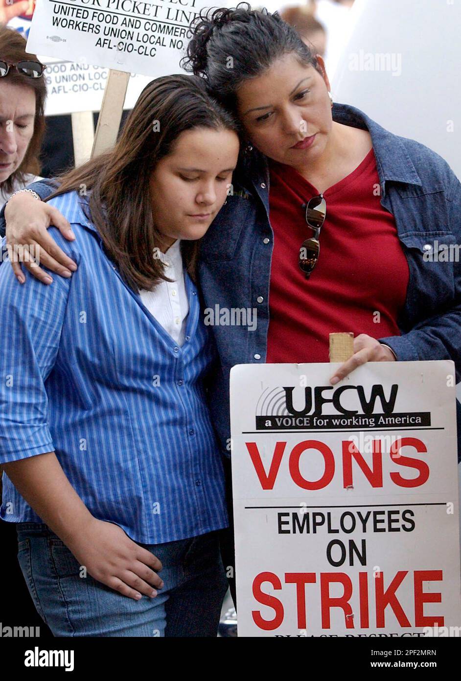 Striking Ralph's workers Rachelle DaCosta, left, and Patty Harman ...