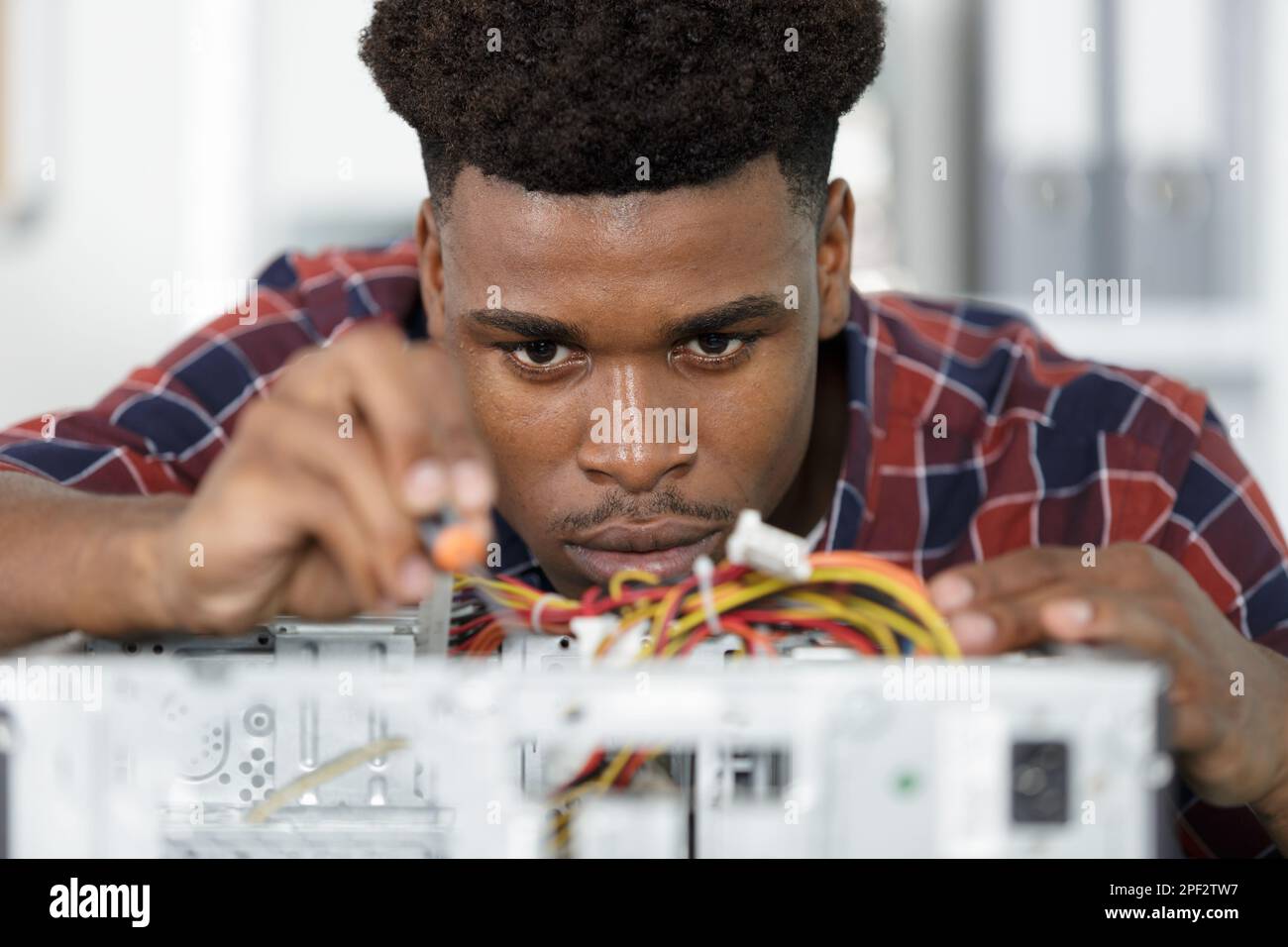 bansystem engineer fixing a pc Stock Photo - Alamy