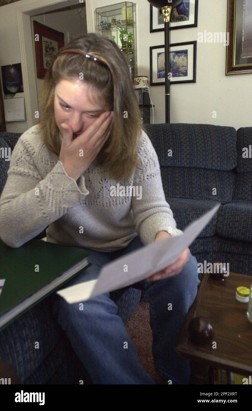 ** ADVANCE FOR THE WEEKEND OF JAN. 17-18 **Christine Bellavia wipes ...